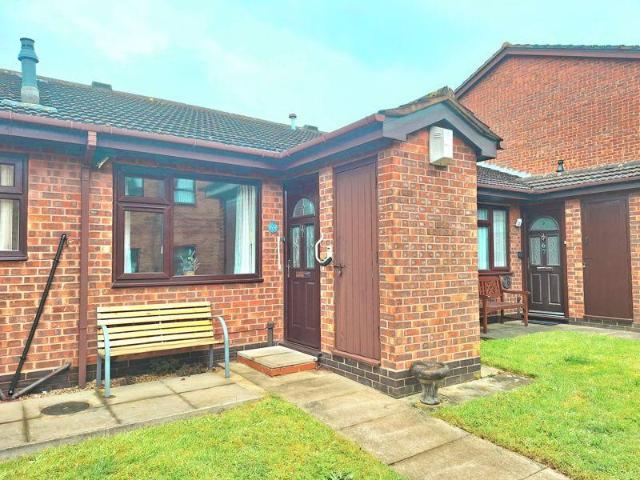 2 bedroom terraced bungalow for sale