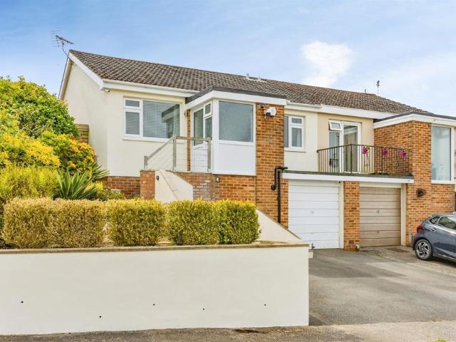 2 bedroom terraced bungalow for sale