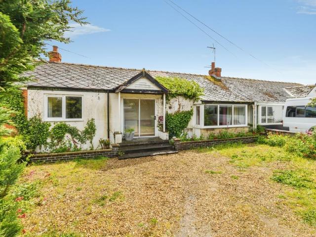 2 bedroom terraced bungalow for sale