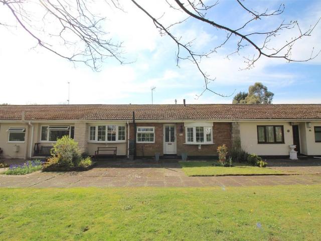 2 bedroom terraced bungalow for sale