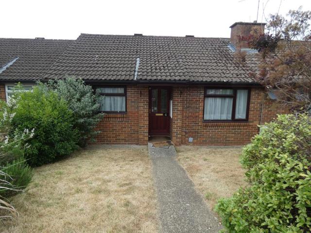 2 bedroom terraced bungalow for sale