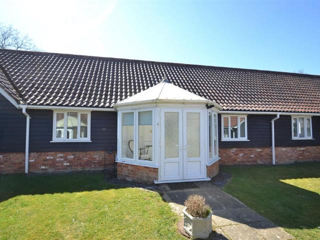 2 bedroom terraced bungalow for sale