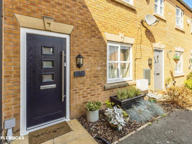2 bedroom terraced bungalow for sale
