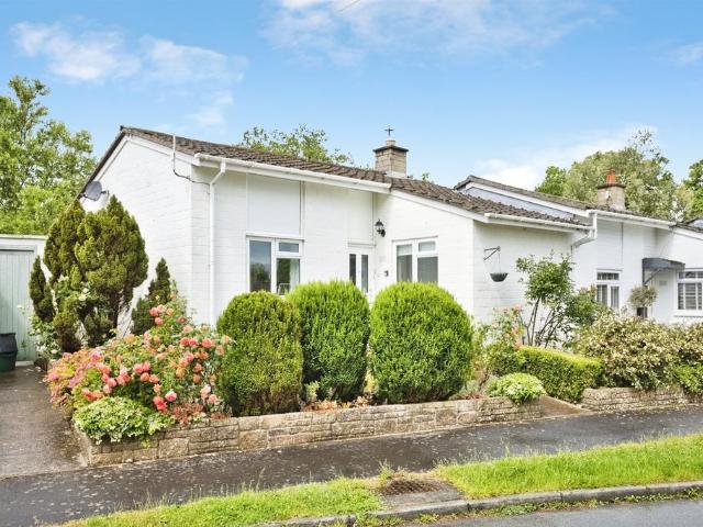 2 bedroom terraced bungalow for sale