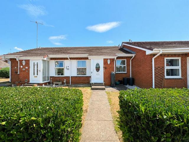 2 bedroom terraced bungalow for sale