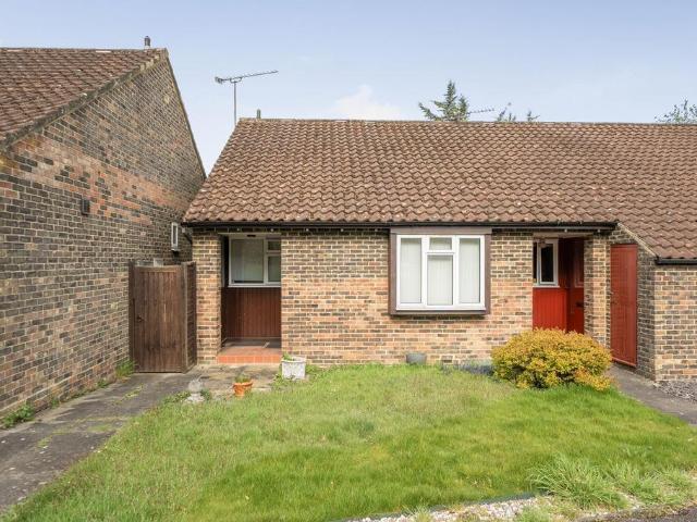 2 bedroom terraced bungalow for sale