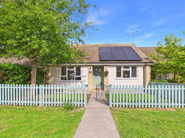 2 bedroom terraced bungalow for sale