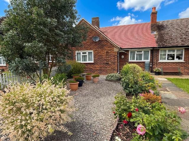2 bedroom terraced bungalow for sale