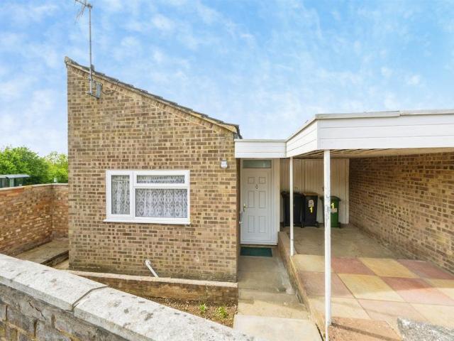 2 bedroom terraced bungalow for sale