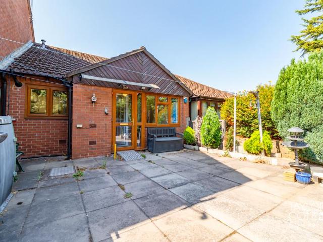2 bedroom terraced bungalow for sale
