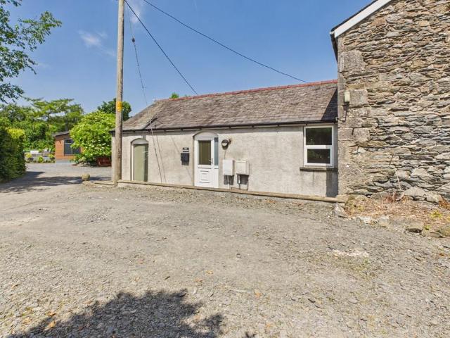 2 bedroom terraced bungalow for sale