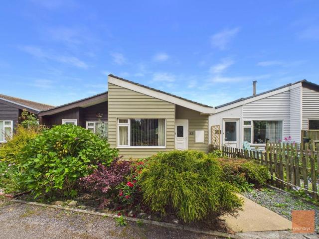 2 bedroom terraced bungalow for sale
