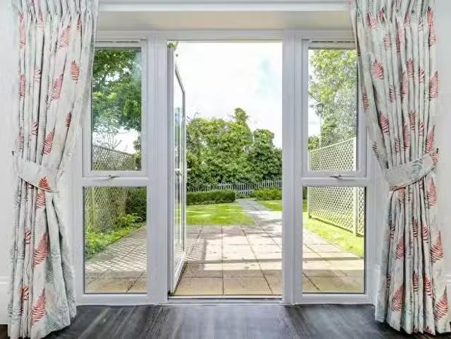 2 Bedroom Terraced Bungalow For Sale In Farnham Road, GU33