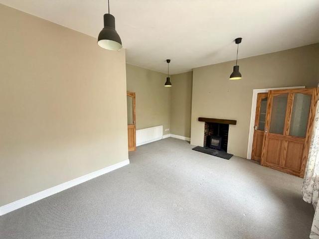 2 bedroom terraced bungalow to rent