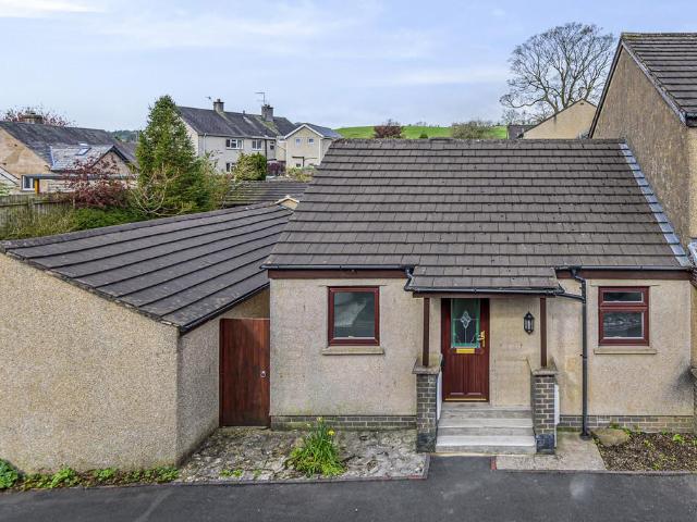 2 bedroom terraced bungalow to rent