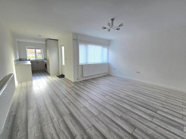 2 bedroom terraced bungalow to rent