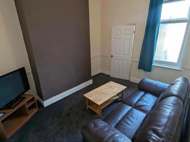 2 bedroom terraced bungalow to rent