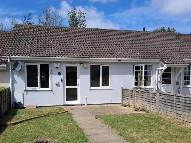 2 bedroom terraced bungalow to rent