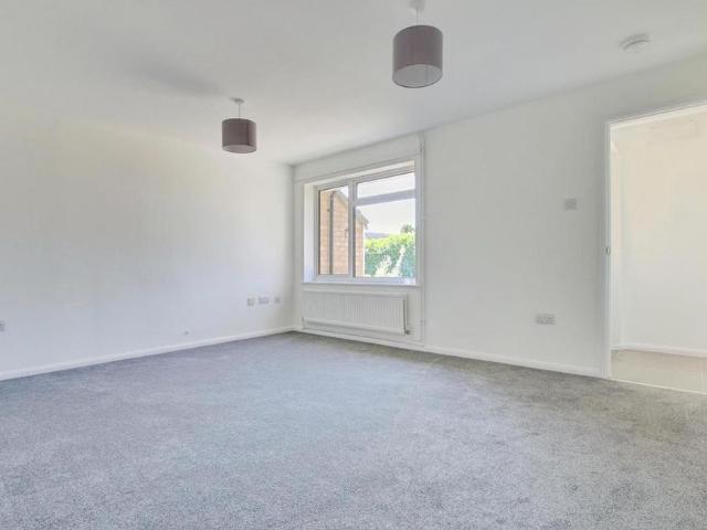 2 bedroom terraced bungalow to rent