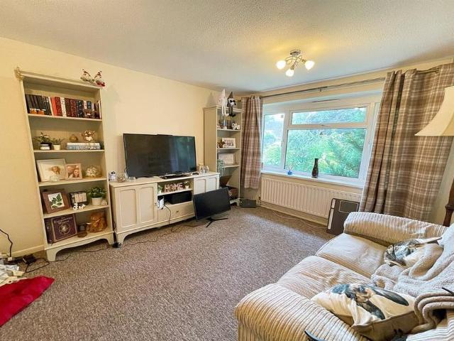 2 bedroom terraced bungalow to rent