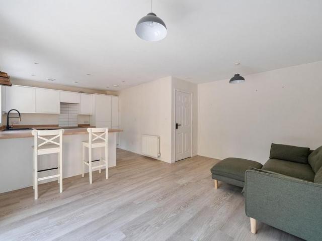 2 bedroom terraced bungalow to rent