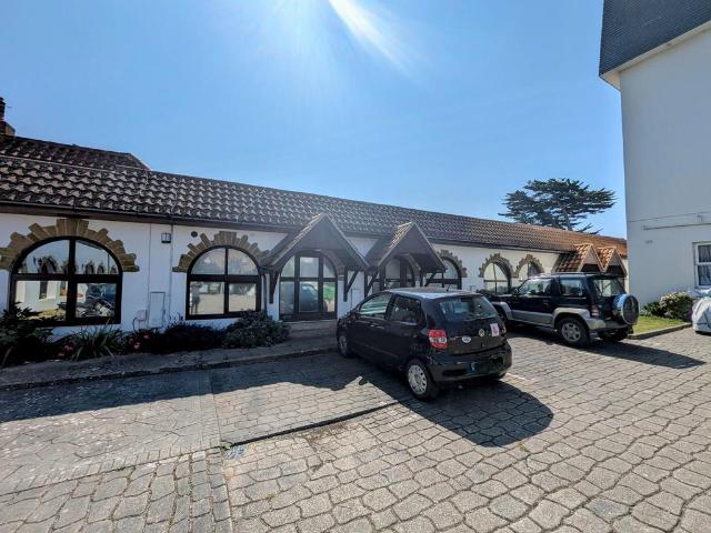 2 bedroom terraced bungalow to rent