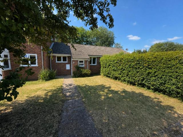 2 bedroom terraced bungalow to rent