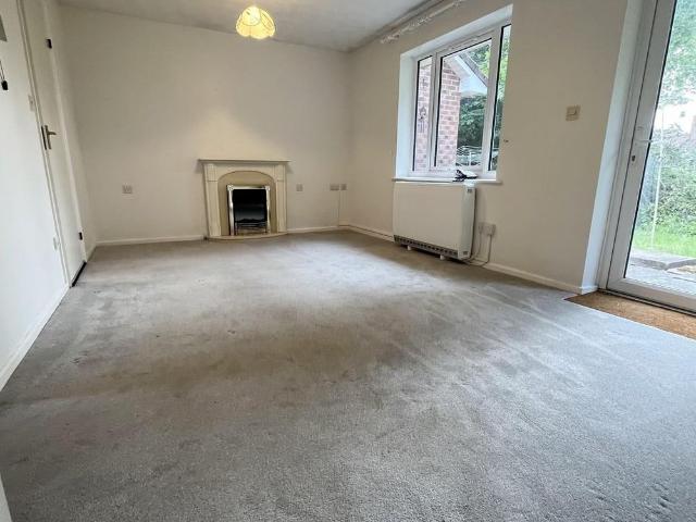 2 bedroom terraced bungalow to rent