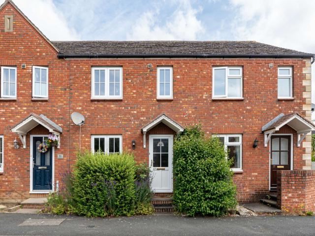 2 bedroom Terraced for rent in Lyneham Close, Witney, Oxfordshire, OX28