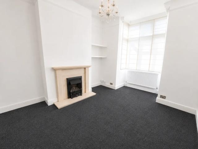 2 bedroom terraced house