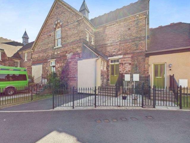 2 Bedroom Terraced House