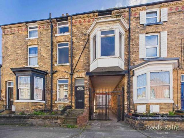 4 Bedroom Terraced House