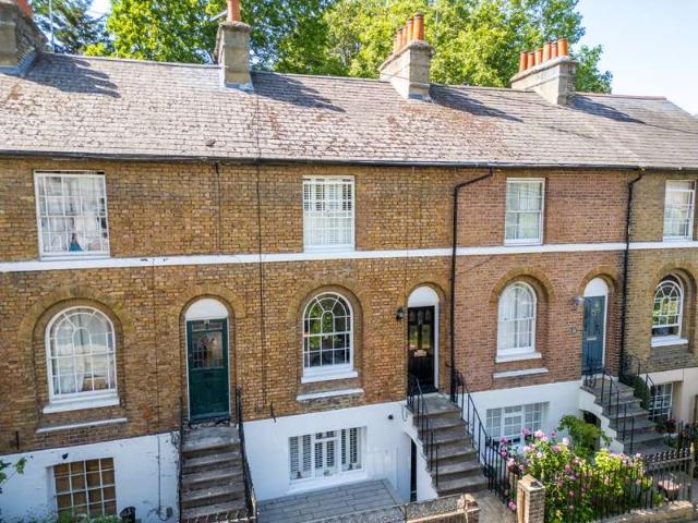 2 Bedroom Terraced House