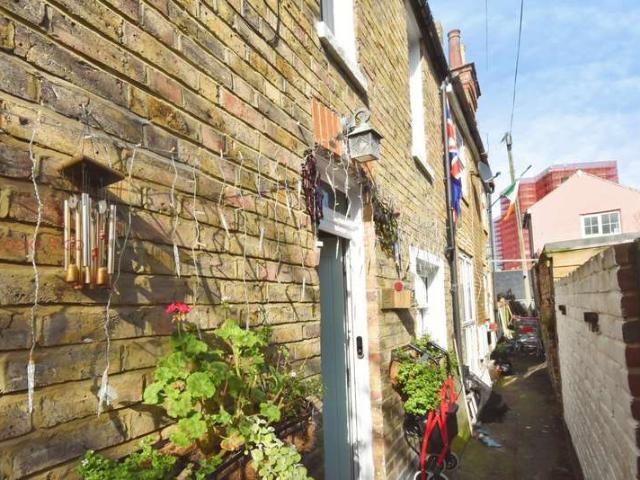 2 Bedroom Terraced House