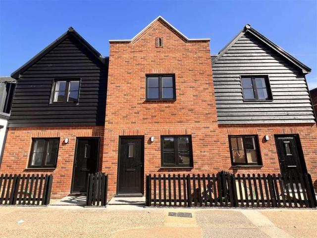 2 Bedroom Terraced House
