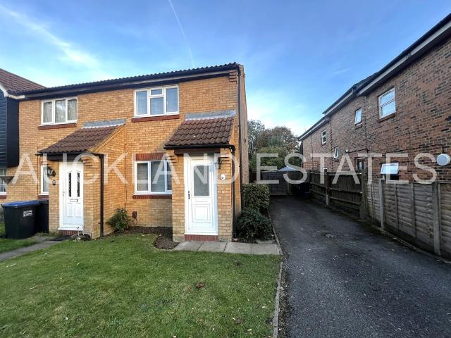 2 bedroom Terraced house for let