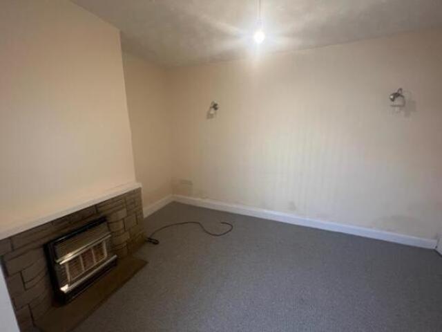 2 bedroom terraced house for rent in 15 South Street Leeds LS27 8AT, LS27