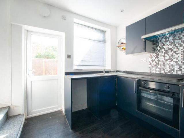 2 bedroom terraced house for rent in 17 Clarence Avenue, Delhi Street, Hull, HU9