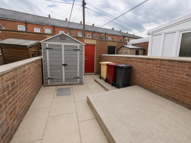 2 bedroom terraced house for rent in 24 Avondale Street, Bolton, BL1 4JY, BL1