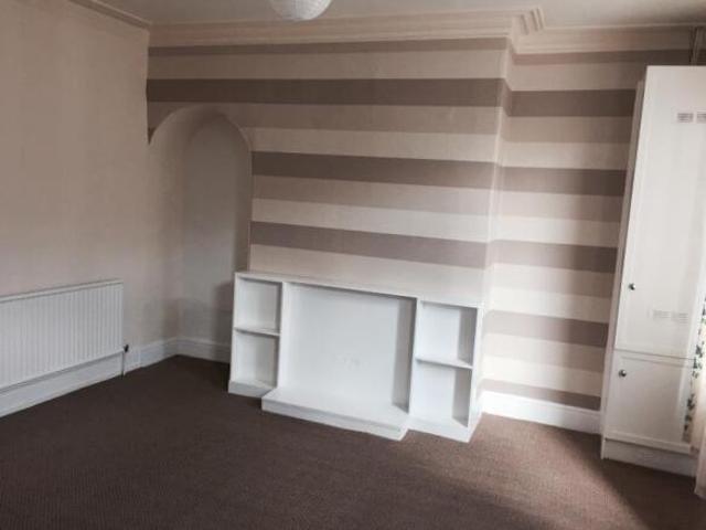 2 bedroom terraced house for rent in 27 Longroyd Grove, LS11 5HF, LS11