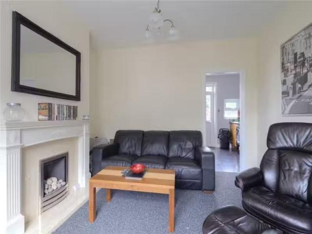 2 bedroom terraced house for rent in 7 Birkhouse Lane, Hudders.