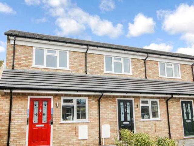 2 bedroom terraced house for rent in 6 The Malverns SP2