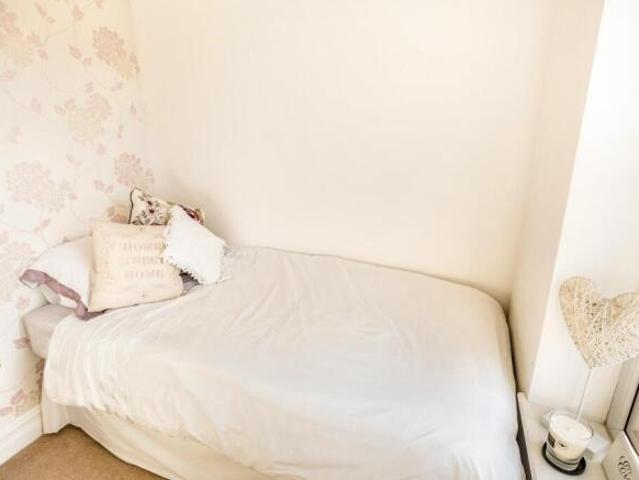 2 bedroom terraced house for rent in Cowlersley Lane, HUDDERSFIELD, HD4
