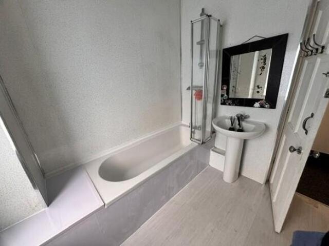 2 bedroom terraced house for rent in Compton Place, Leeds, LS9