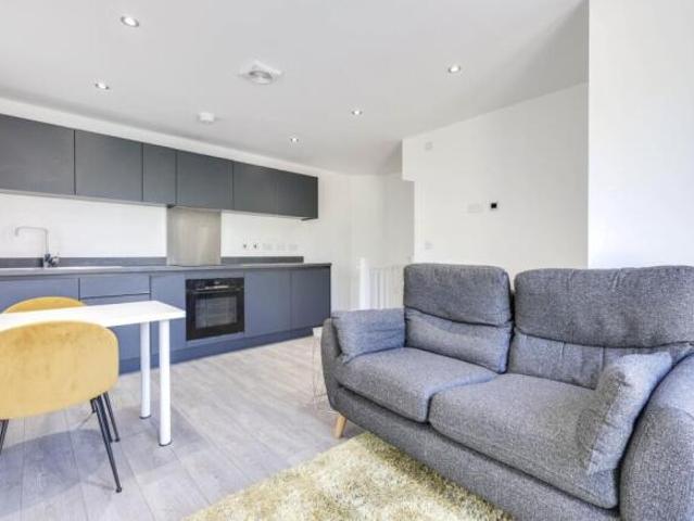 2 bedroom terraced house for rent in Copper Beech Court, Leeds, West Yorkshire, LS16