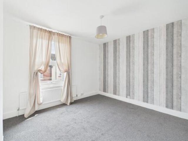 2 bedroom terraced house for rent in Catherine Street, Rochester, ME1