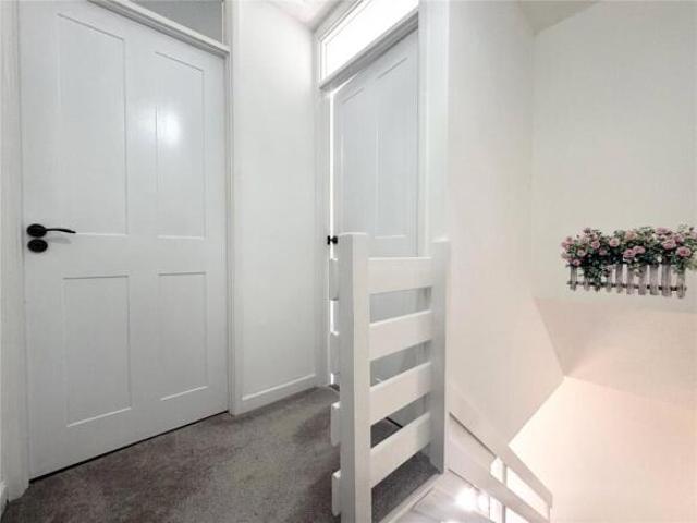 2 bedroom terraced house for rent in Catmint Close, Woodhall Park, Swindon, SN2