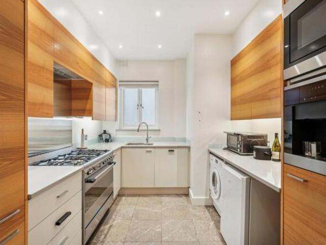 2 bedroom terraced house for rent in Cadogan Square, Knightsbridge, SW1X