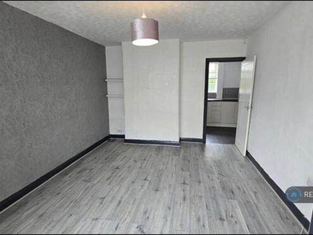 2 bedroom terraced house for rent in Caldecott Road, Manchester, M9