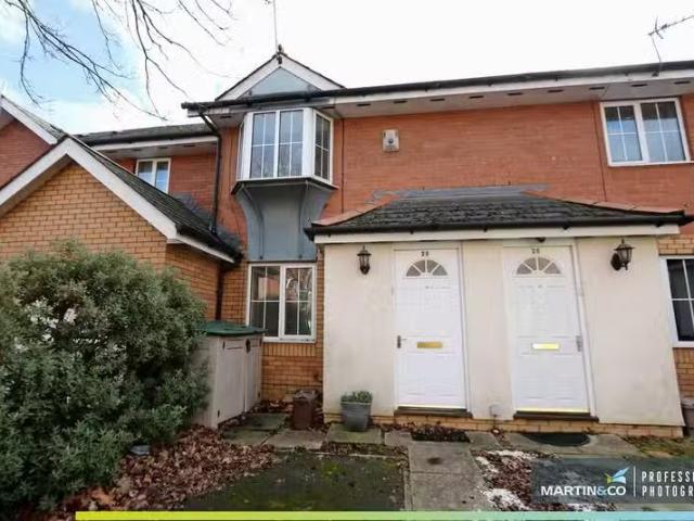 2 bedroom terraced house for rent in Campbell Drive, Windsor Q.